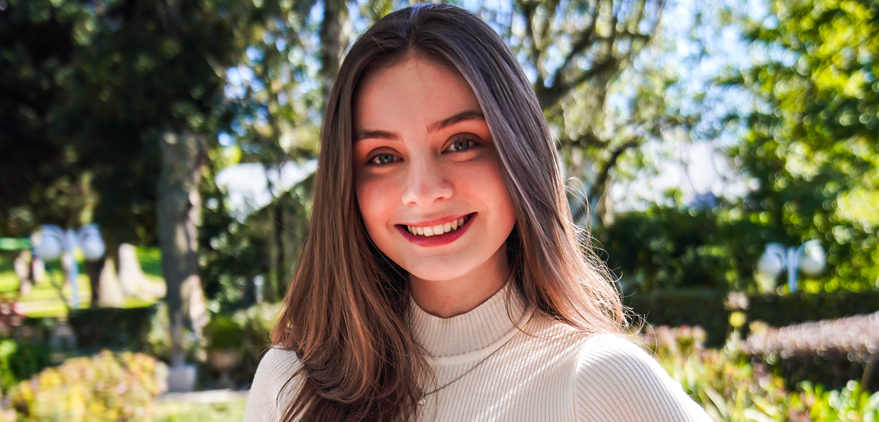 Julia Pereira Valente será a rainha do RJ - Recreio da Juventude